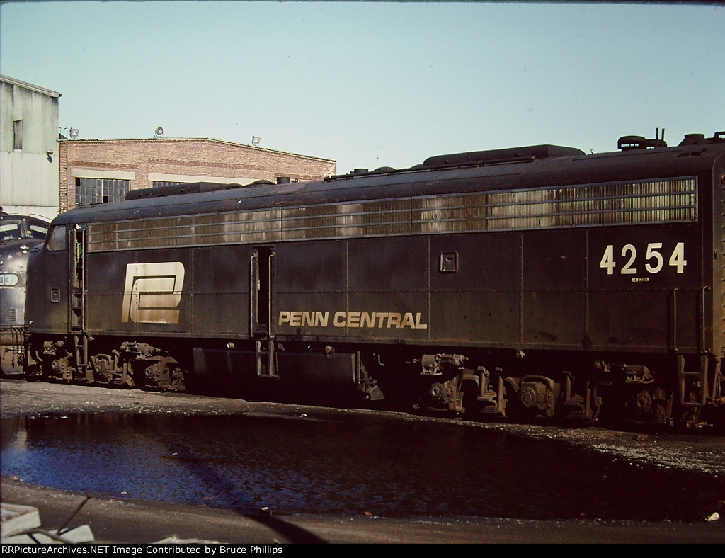 Penn Central E8A 4254 - 1976